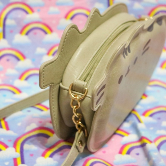 Hot Topic | Bags | Pusheen Crossbody Bag | Poshmark